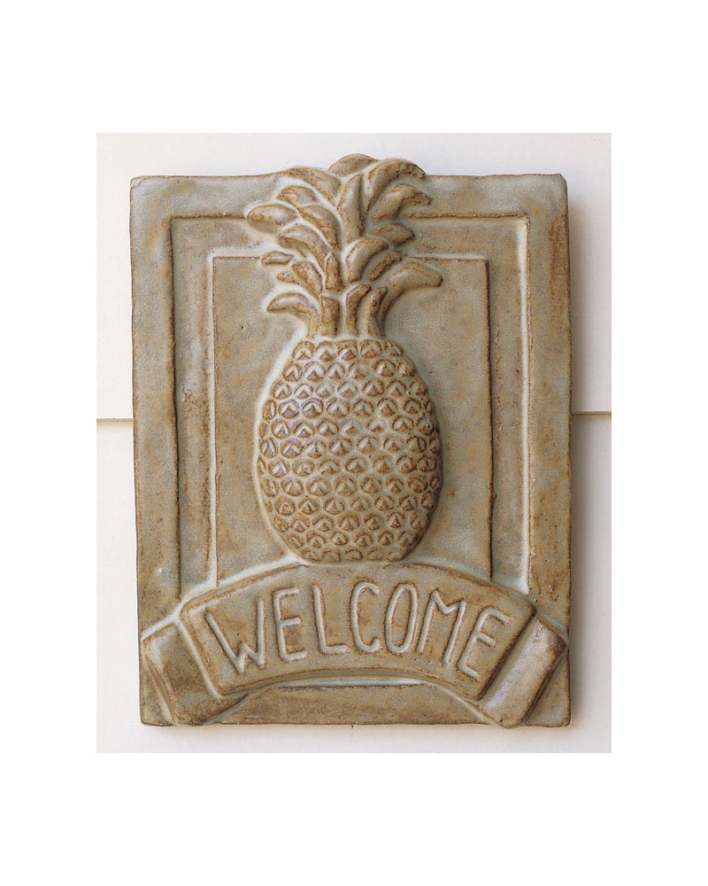 Welcome Sign with Pineapple – Charleston Gardens