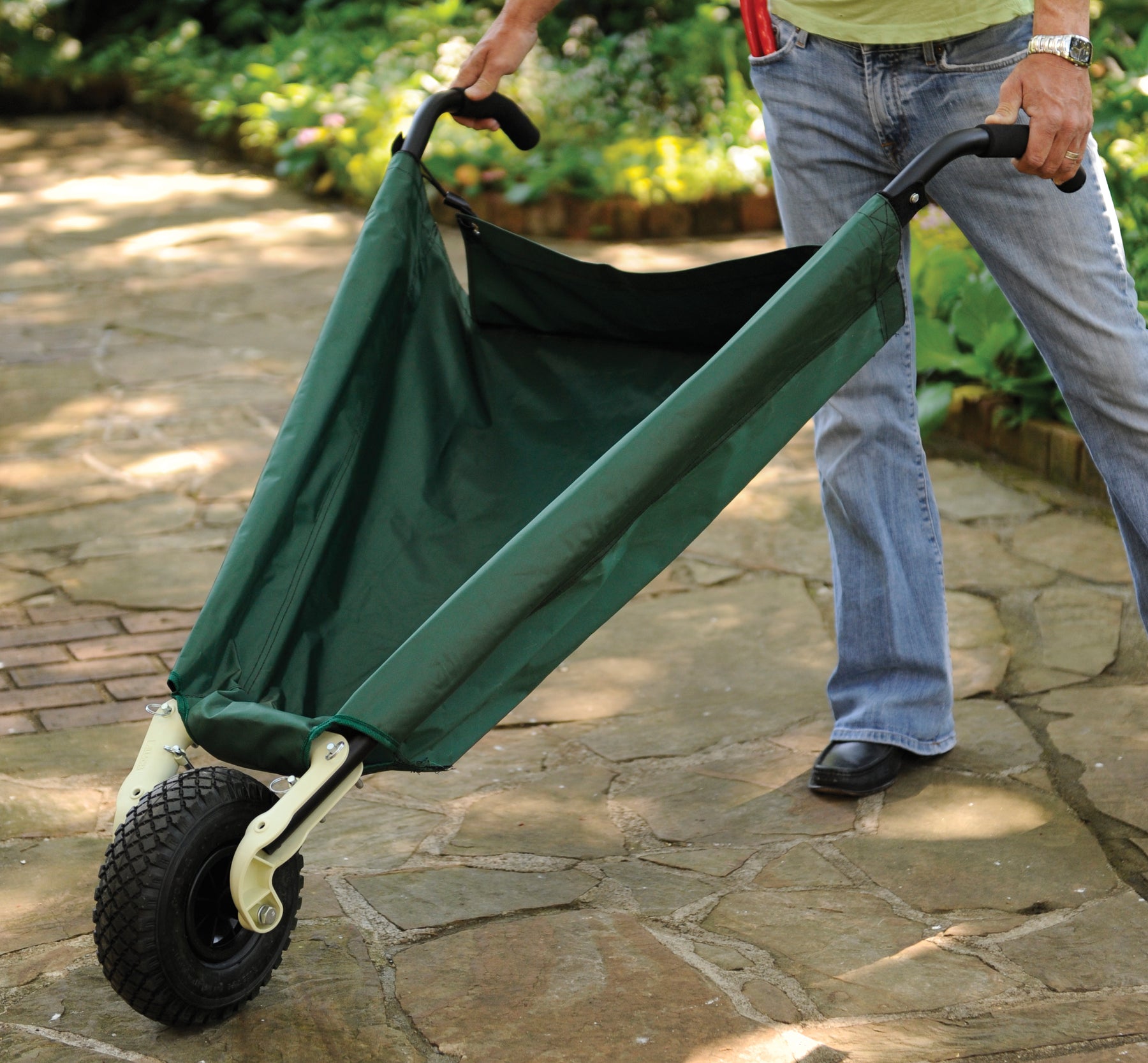 Ergonomic Wheelbarrow – Charleston Gardens